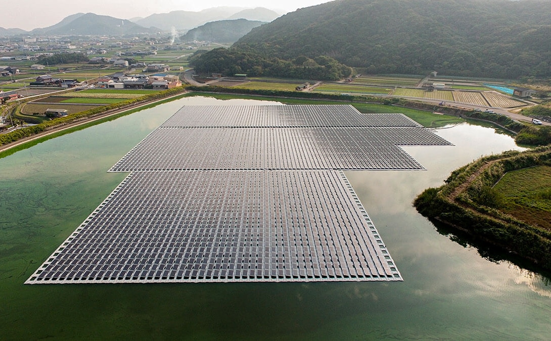 Building your floating solar power plant project - Laketricity