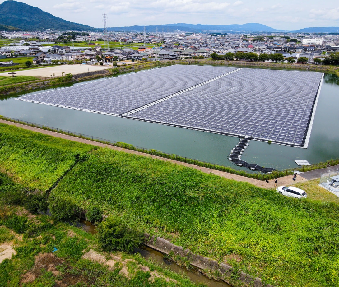 Building your floating solar power plant project - Laketricity