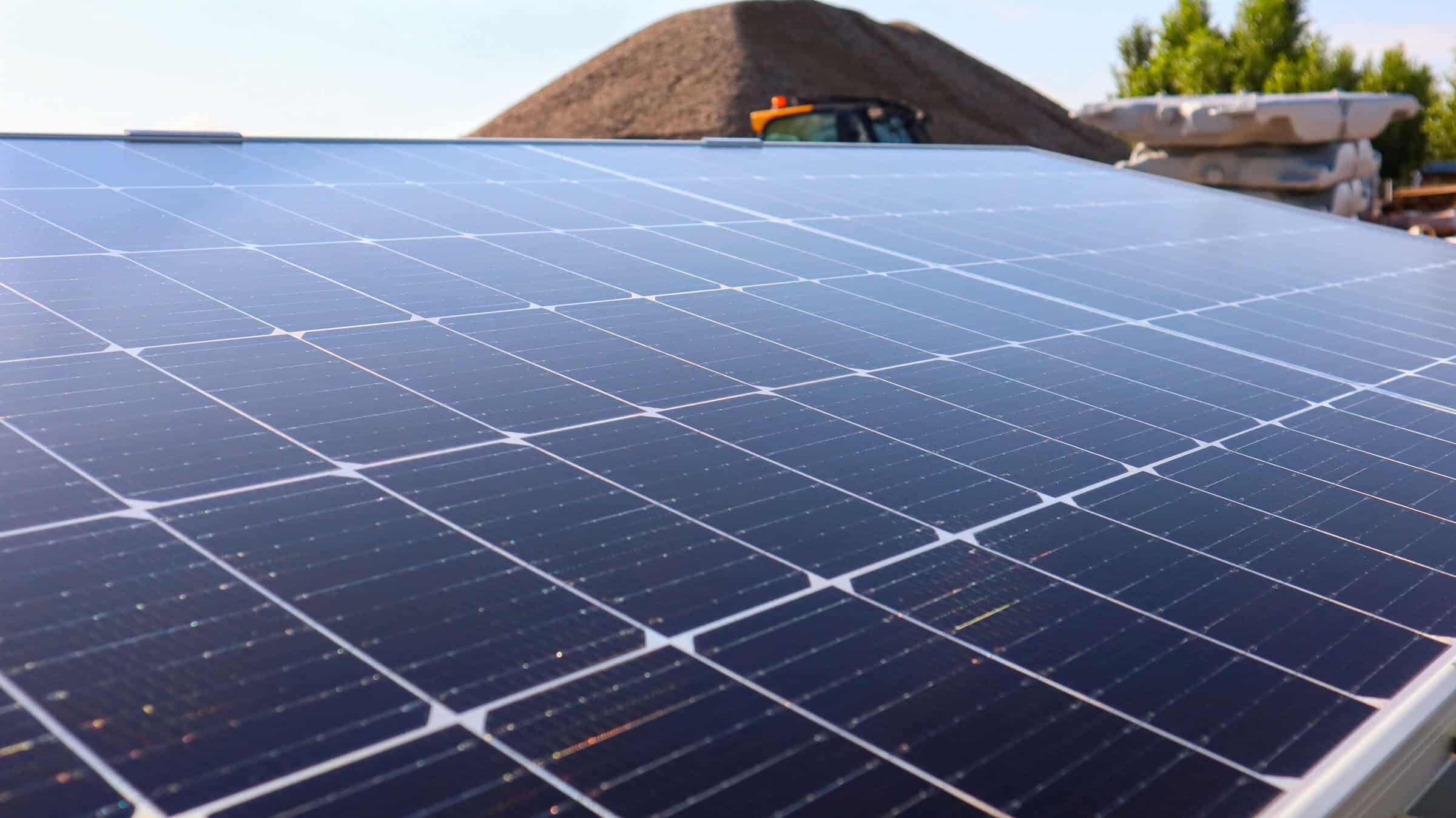 Laketricity's solar activities: floating solar and complementary solutions